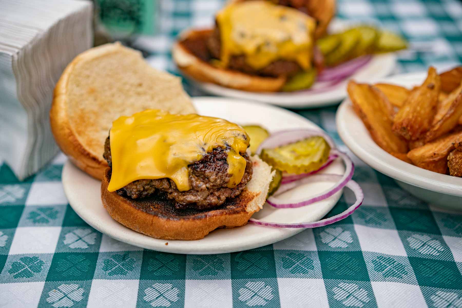 15 BEST Burgers in New York City (You Won't Soon Forget)