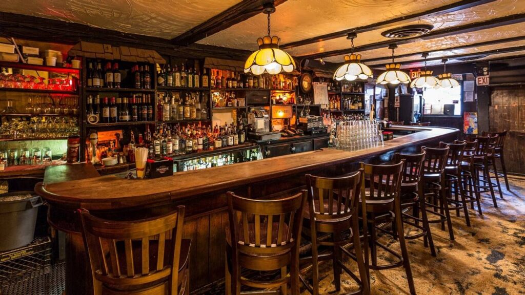 12 INCREDIBLE Irish Pubs in New York City (You Won't Want to Miss)