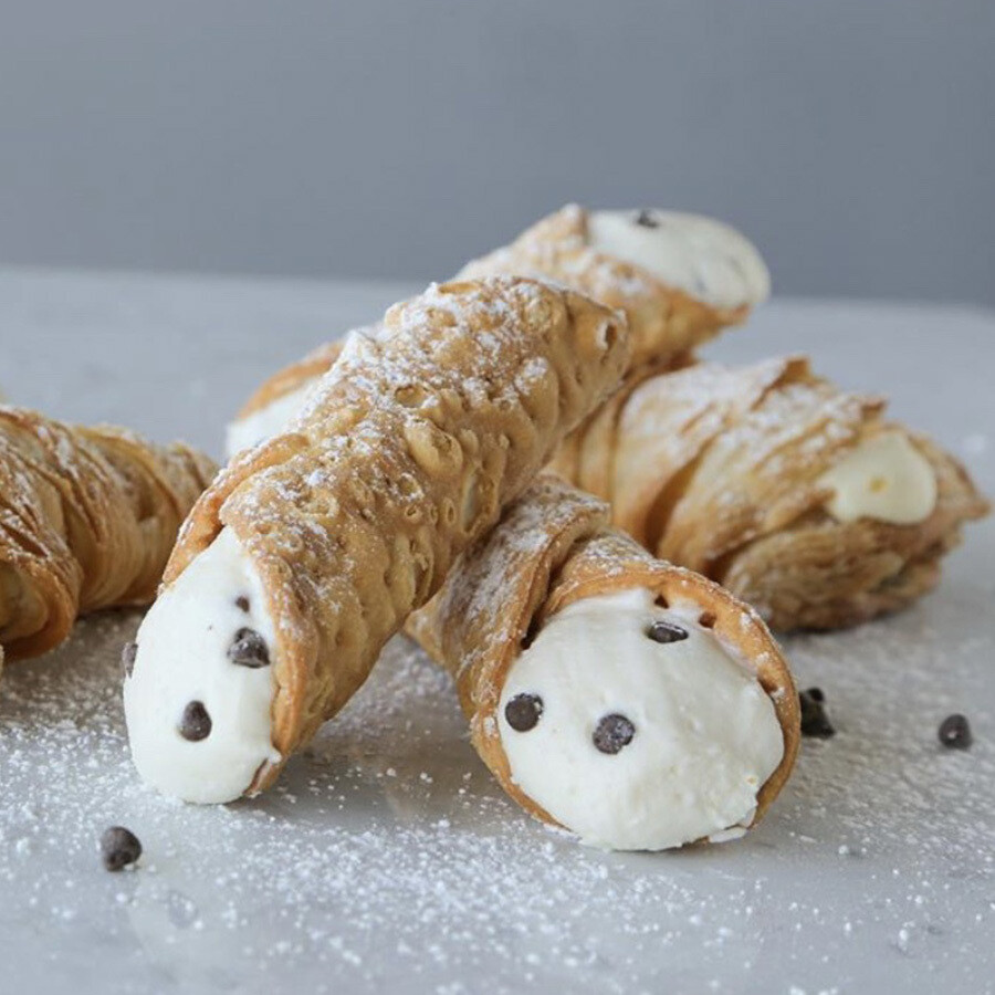 10 CAN'T MISS Cannolis in New York City (To Satisfy a Craving)