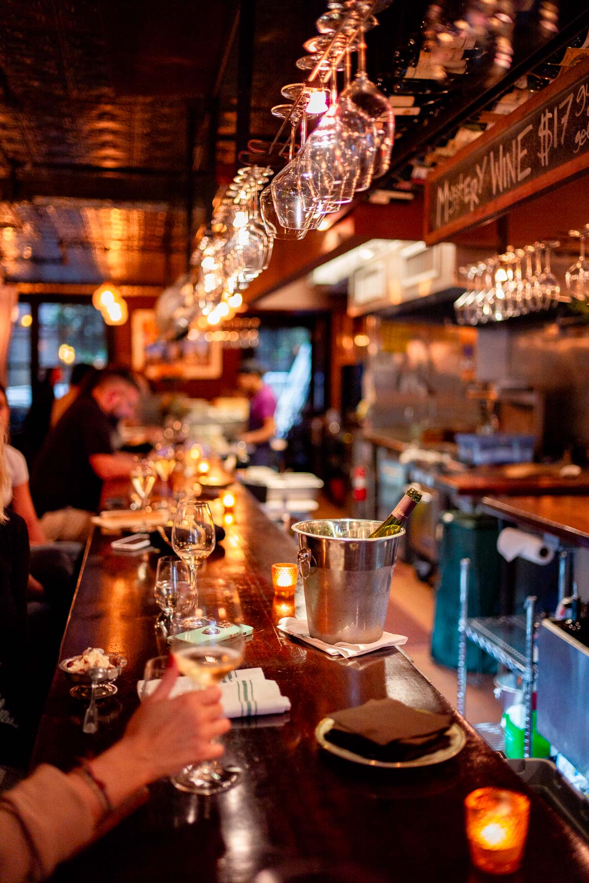 10 CHARMING New York City Wine Bars (For Every Occasion)
