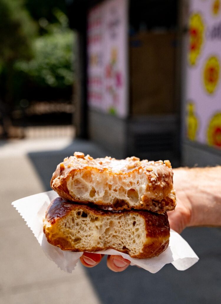 5+ TASTY Black and White Cookies in New York City (By a Local)